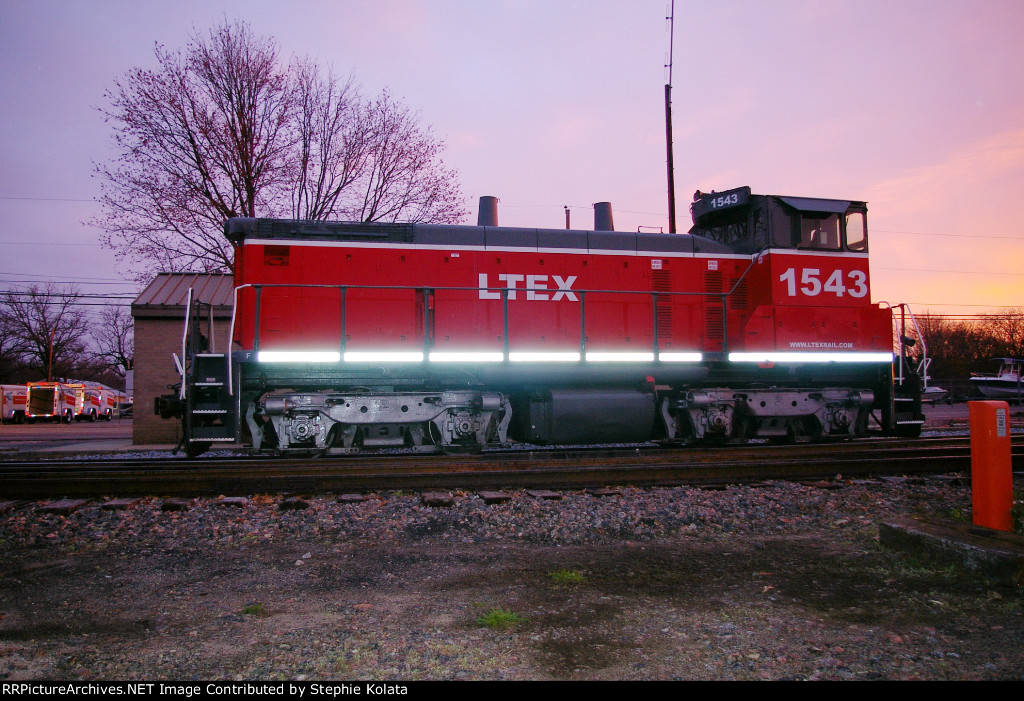 LTEX 1543 EARLY MORNING SUN